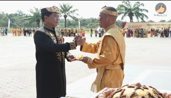 86 Flash ! Tari Pinang Sendawar Warnai HUT Ibukota Kaltara – Benuanta